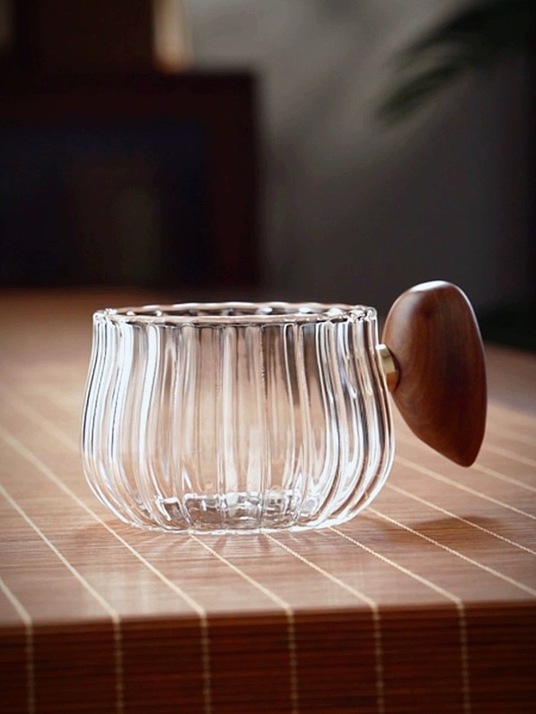 Glass Maple Leave Cup 200ml