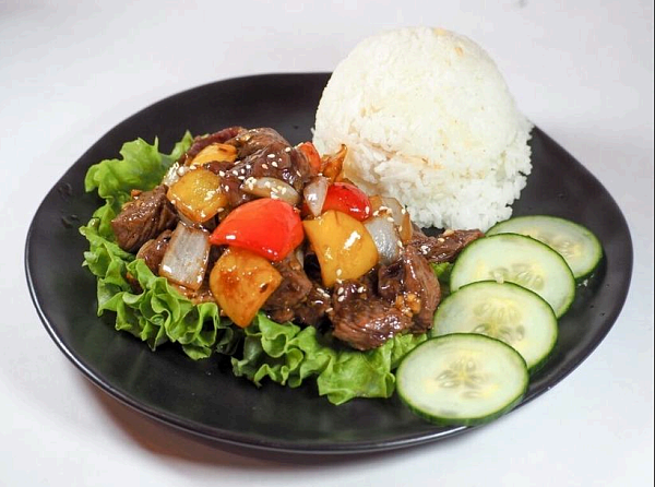 Vietnamese Shaking Beef with Steam Rice